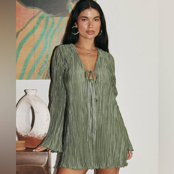 Princess Polly | Dresses | Princess Polly Olive Pleated Dress | Poshmark
